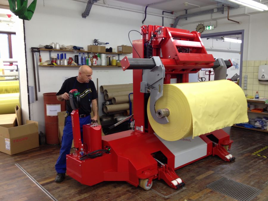 Model 04: Warp beam high-lift truck for weaving machines with upper ...